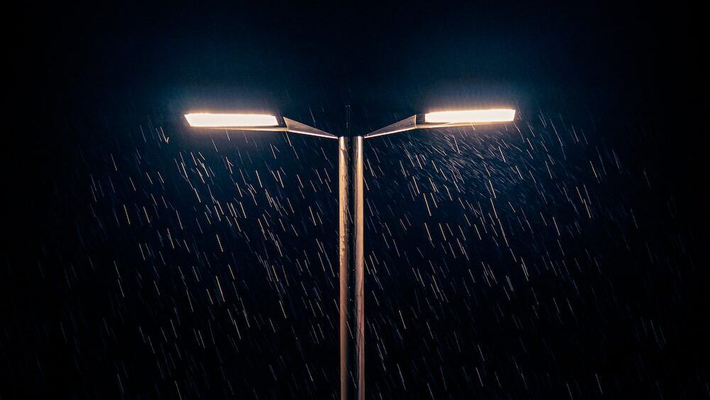 How Do Street Lights Know When To Turn On And Off?